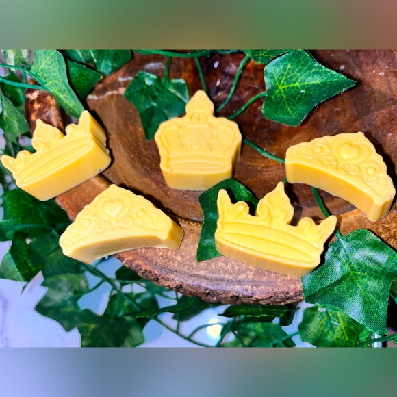 Accents | Crown Shapes Lemon Scented Mango Base Soap Set Mini Quantity ...